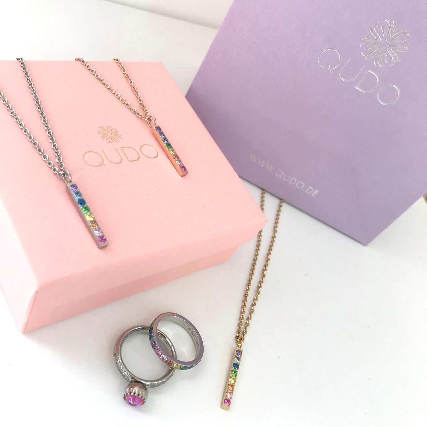 Qudo rainbow ring store
